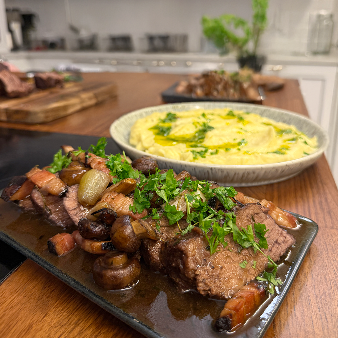 Boeuf Bourguignon recept från Nicke Toumela med tips på vin — Ward Wines