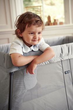 Travel Crib Light Silver Bundle with Fitted Sheet