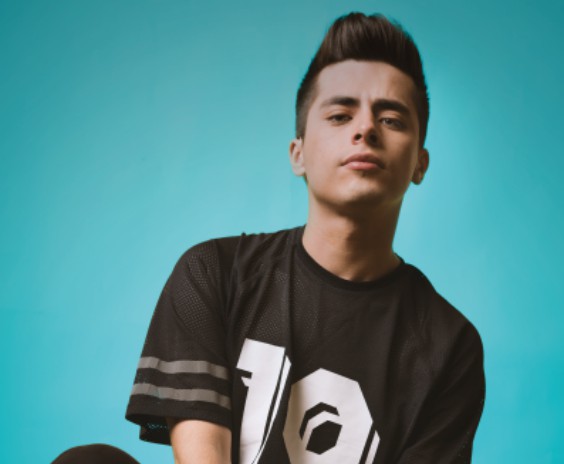 5 cosas que no le pueden faltar a Javier en su maleta de viaje ‹ GO ...