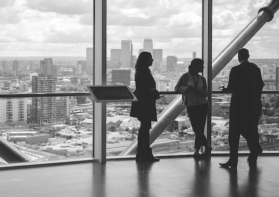 8 steps to becoming awesomely comfortable at small talk ‹ EF GO Blog ...