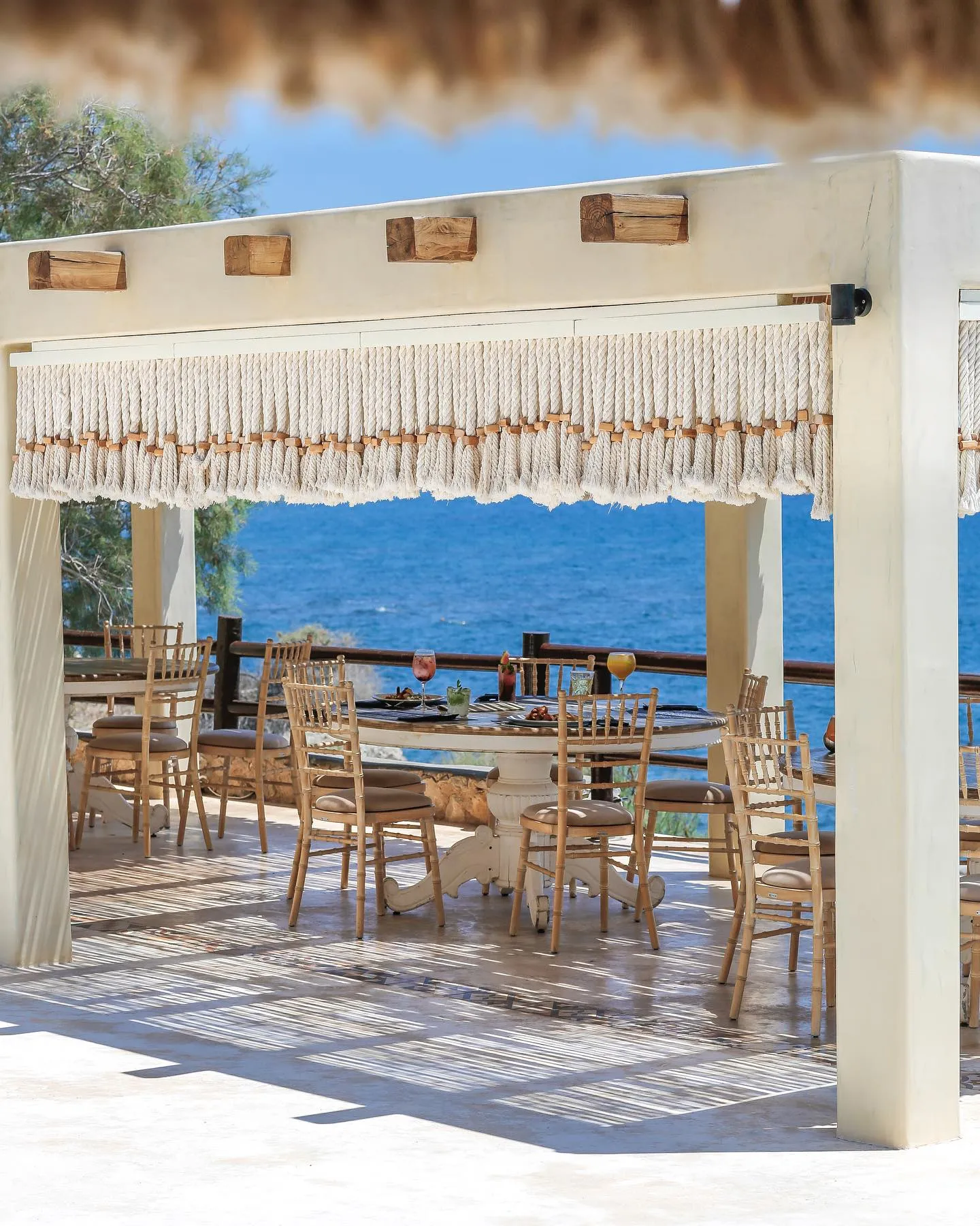 Theros Wave Bar Santorini | Reservations, Info & Next Events | Nox