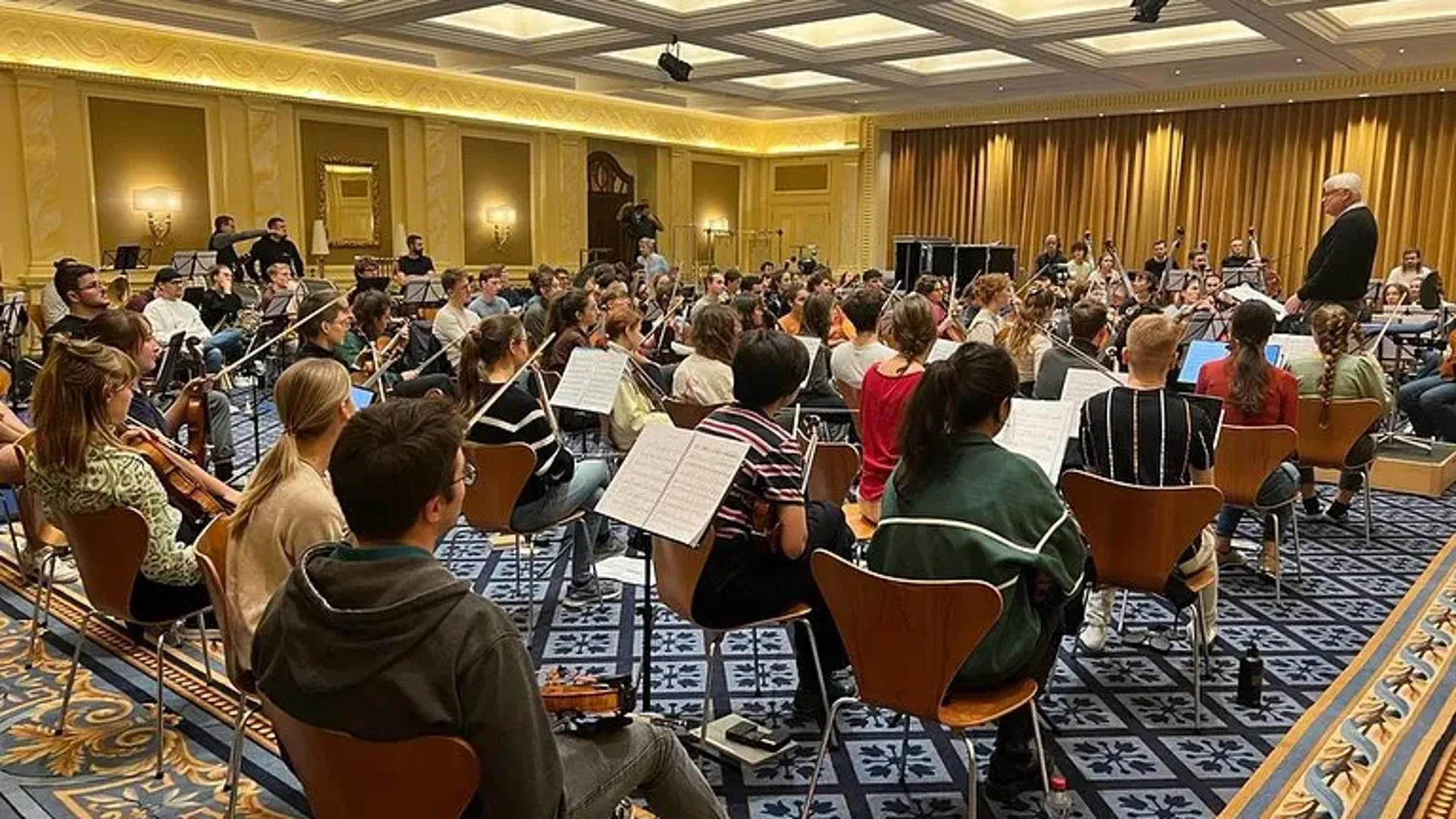 Vic's Bar St. Moritz | Booking, Info & Next Events