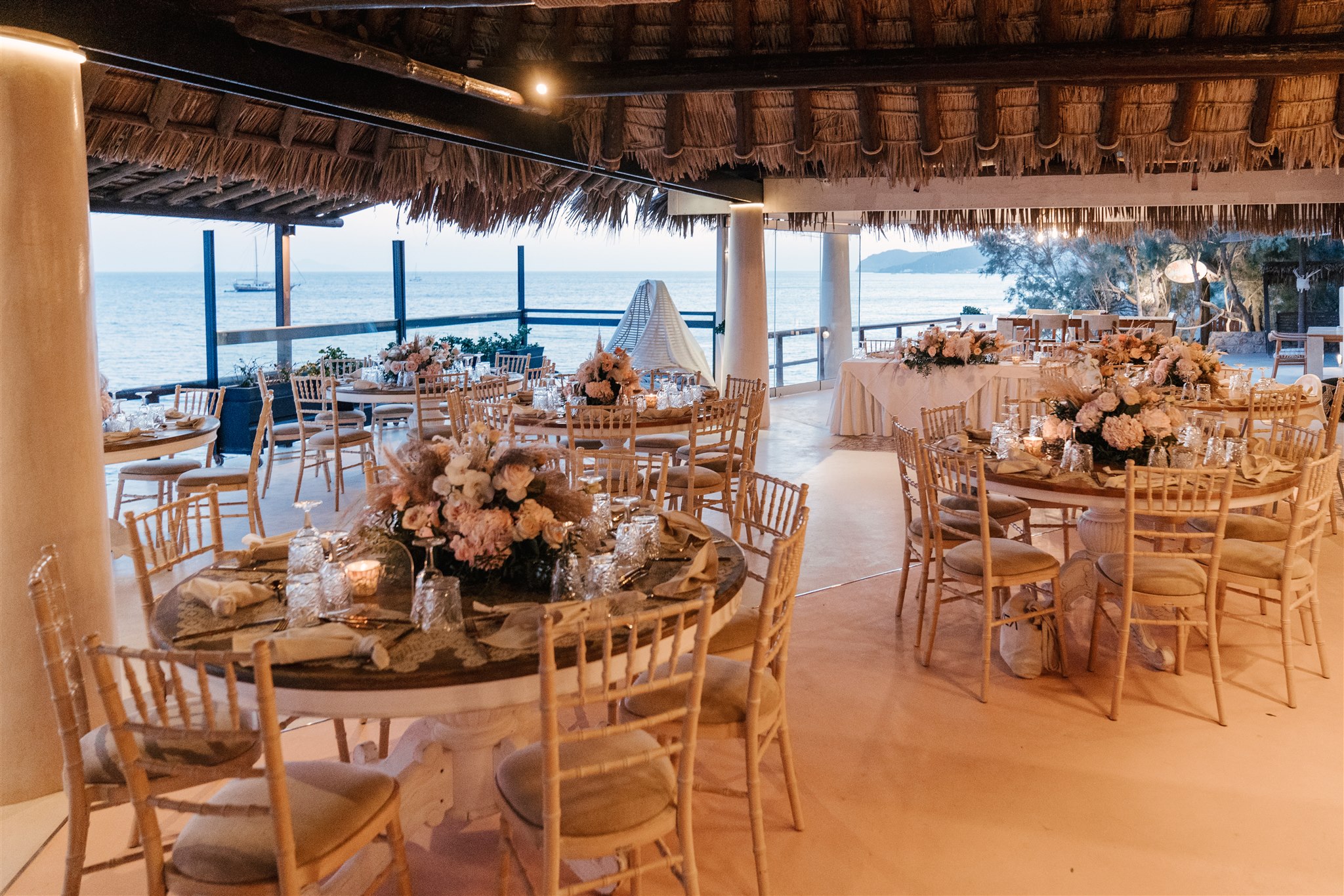 Theros Wave Bar Santorini | Reservations, Info & Next Events | Nox