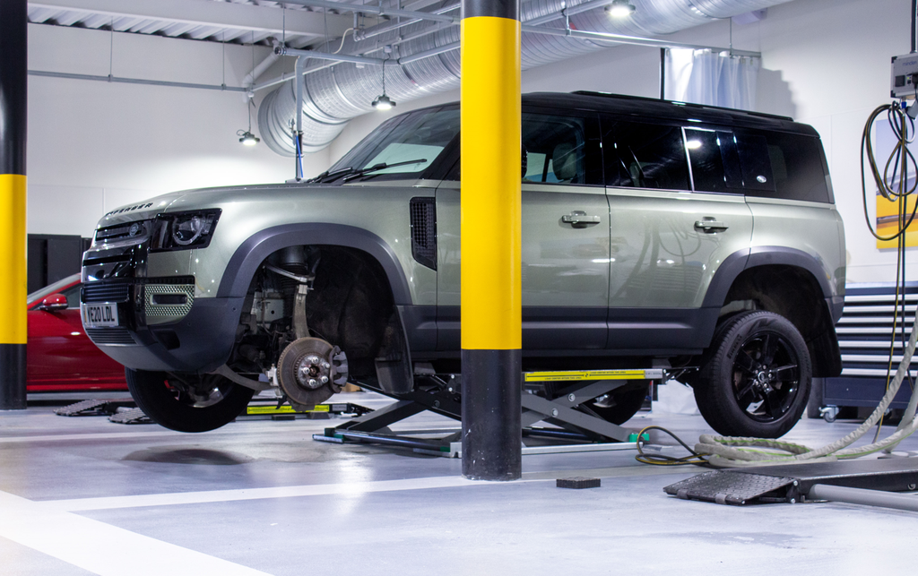 Sytnerdrive Accident Aftercare | Sytner Land Rover