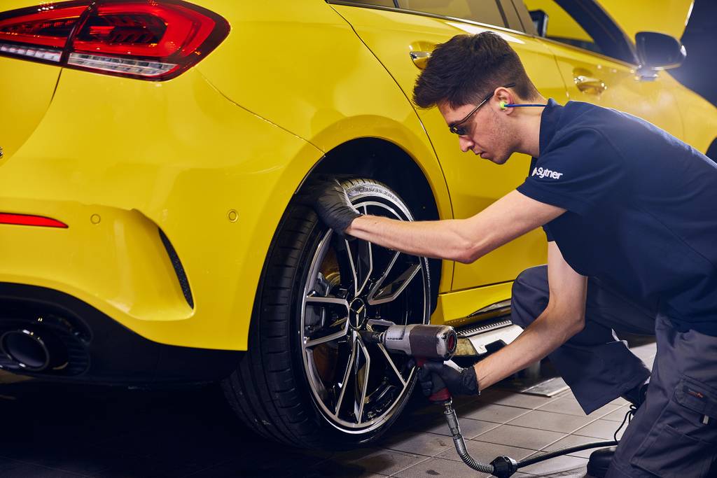 Car Servicing & Maintenance | Sytner Group