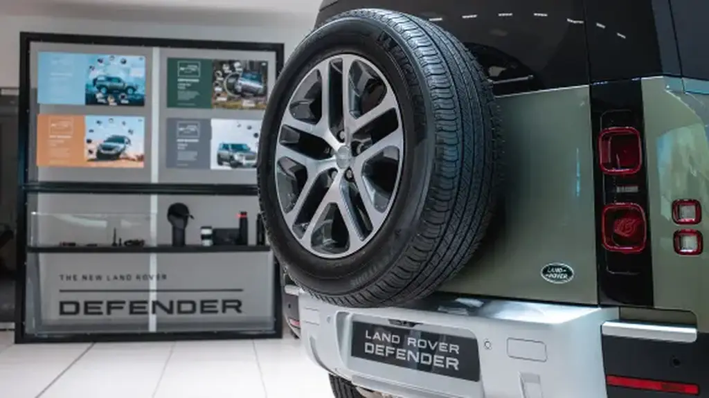 The Seven Best Features on the New Land Rover Defender | Sytner Land Rover