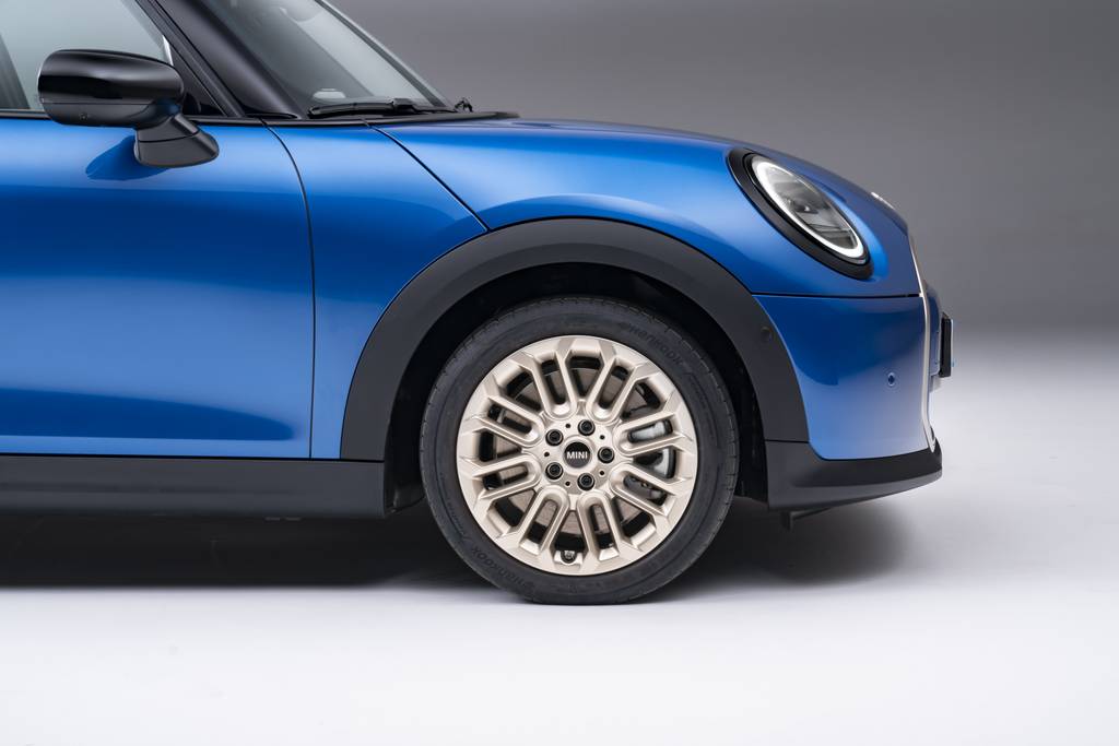 The all-new electric MINI Aceman | Sytner MINI