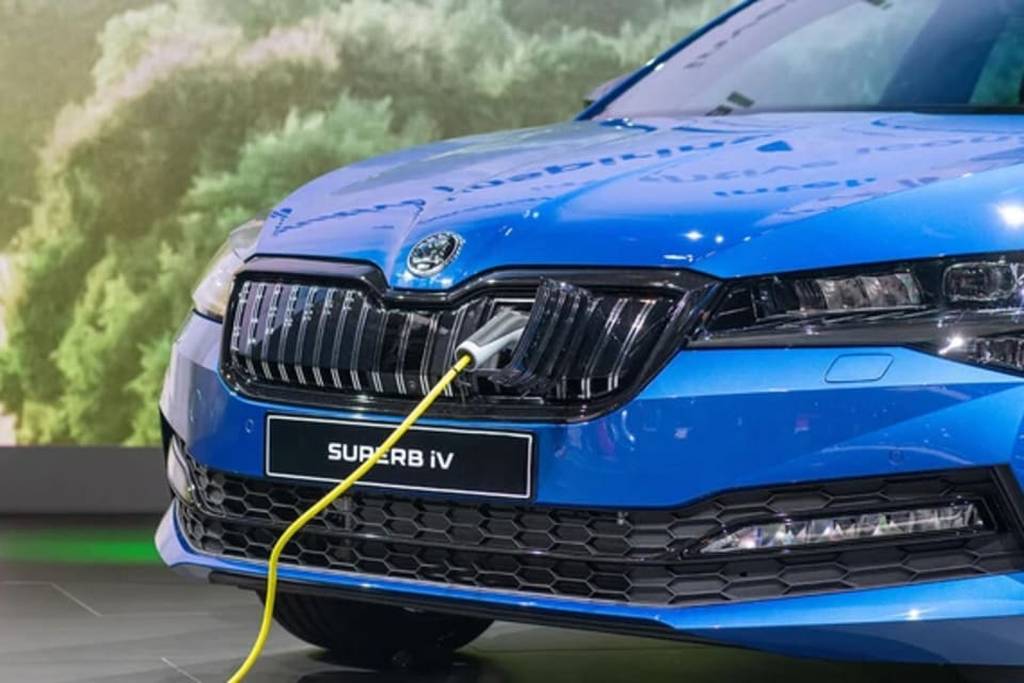 Luxus Skoda Plug In Hybrid Bild