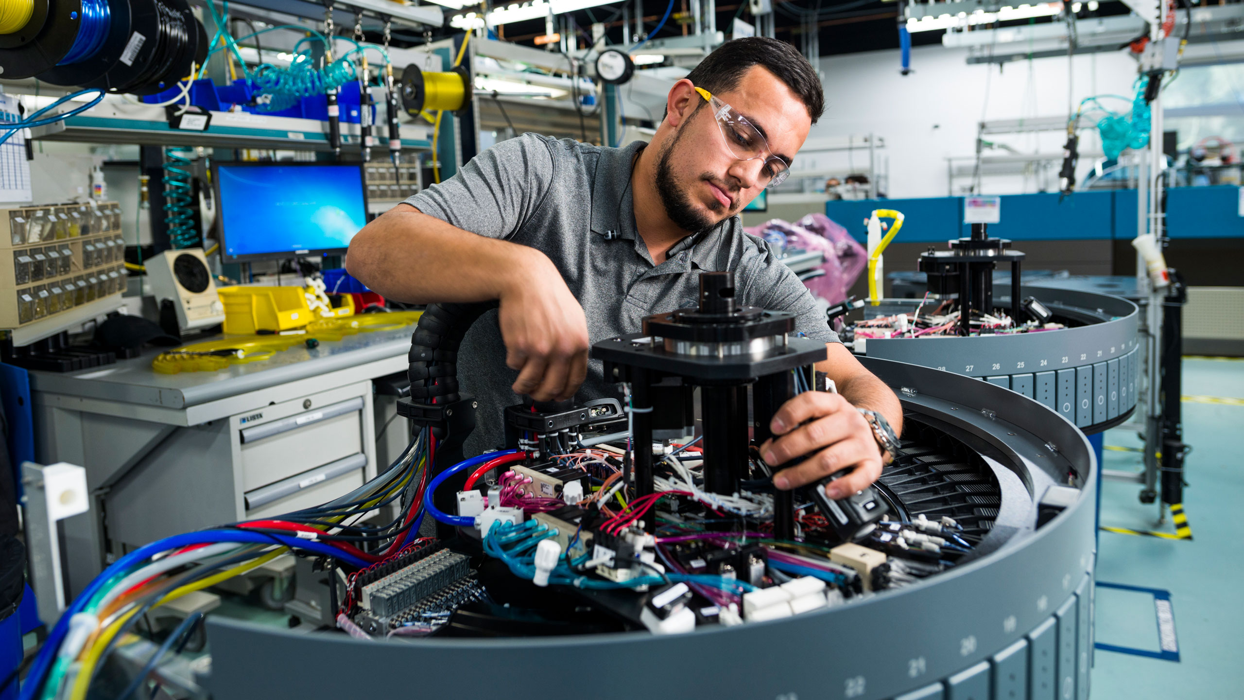 Roche | Global Operations: The heart of Roche Diagnostics