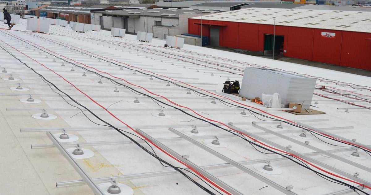 Het belang van de versteviging van dak structuren bij industriële ...