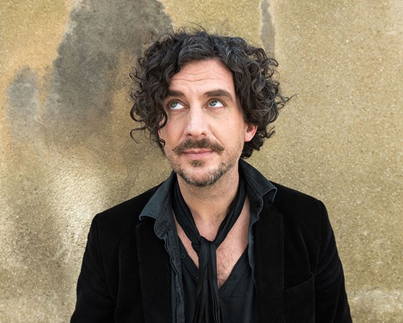 Murray Lachlan Young - Speakers - Guernsey Literary Festival