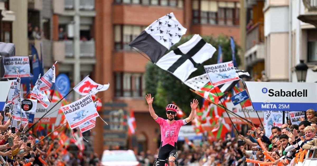 Ben Healy wins stage 5 at Itzulia Basque Country | EF Pro Cycling