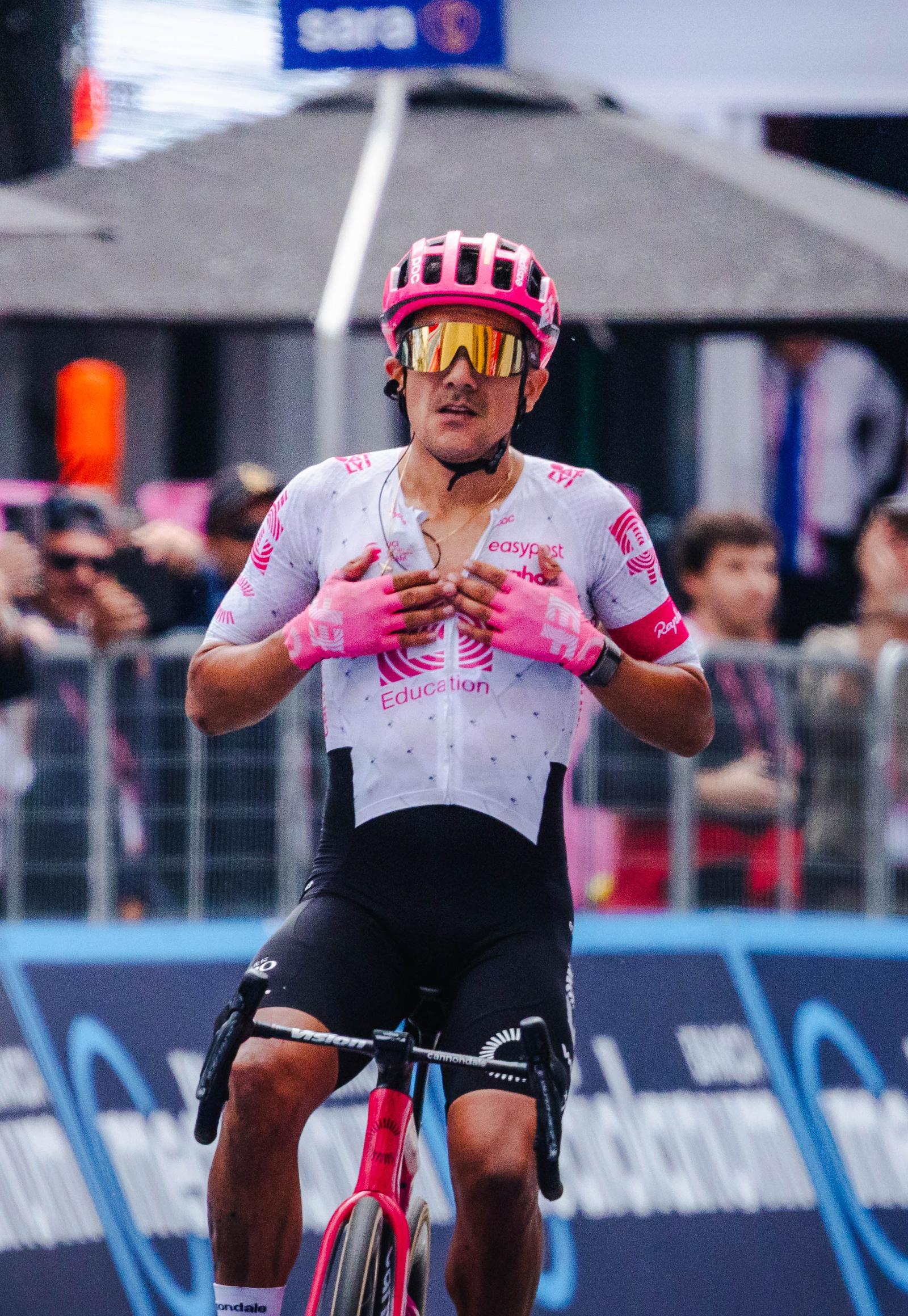 Richard Carapaz goes all in for the final week of the Giro d’Italia ...