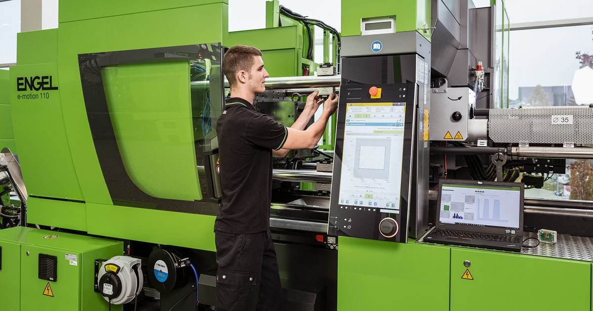 ENGEL service for injection moulding machines - ENGEL