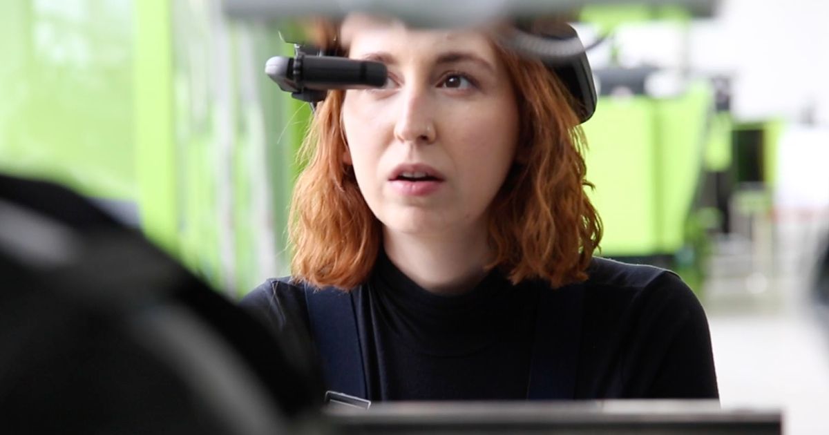 Augmented Reality remote assistance in injection moulding - ENGEL