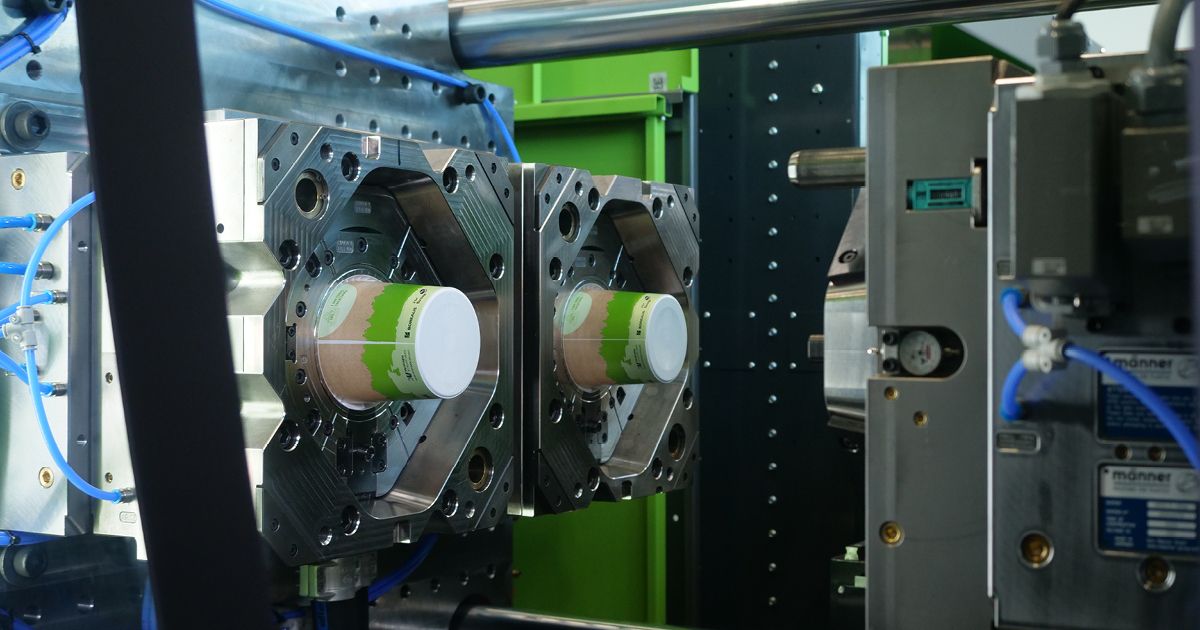 Calculate clamping force in injection moulding - ENGEL