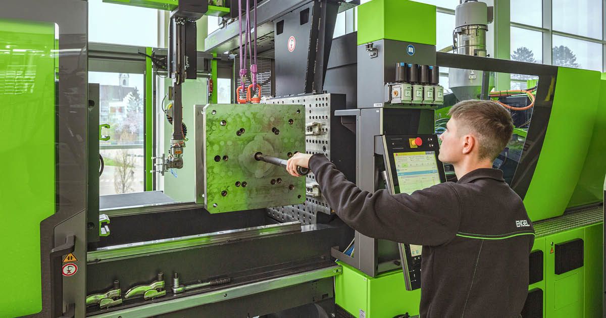 Automatic set-up time optimization in injection molding - ENGEL