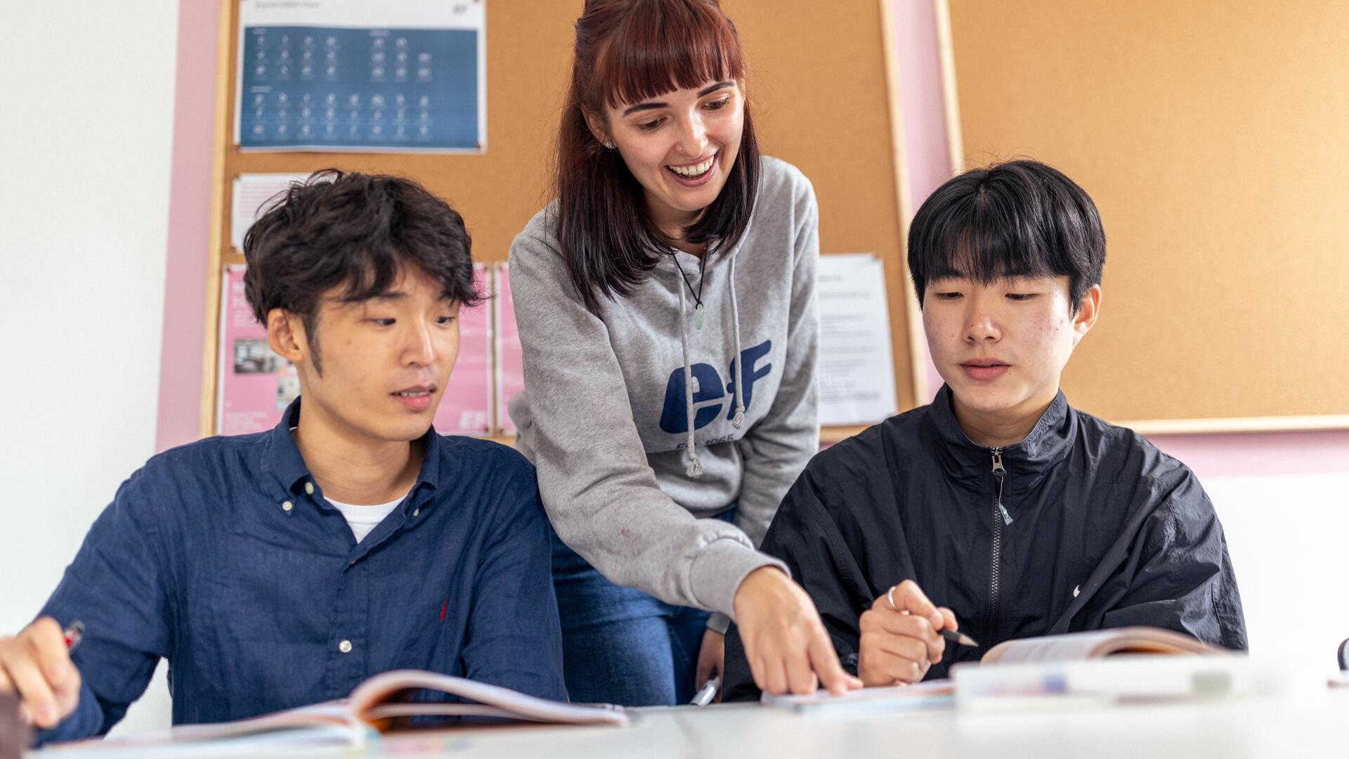 Teaching Shakespeare: Bringing the Bard to Life in the English ...