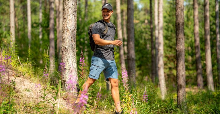 What to Pack for a Day Hike - The Essentials | RevolutionRace