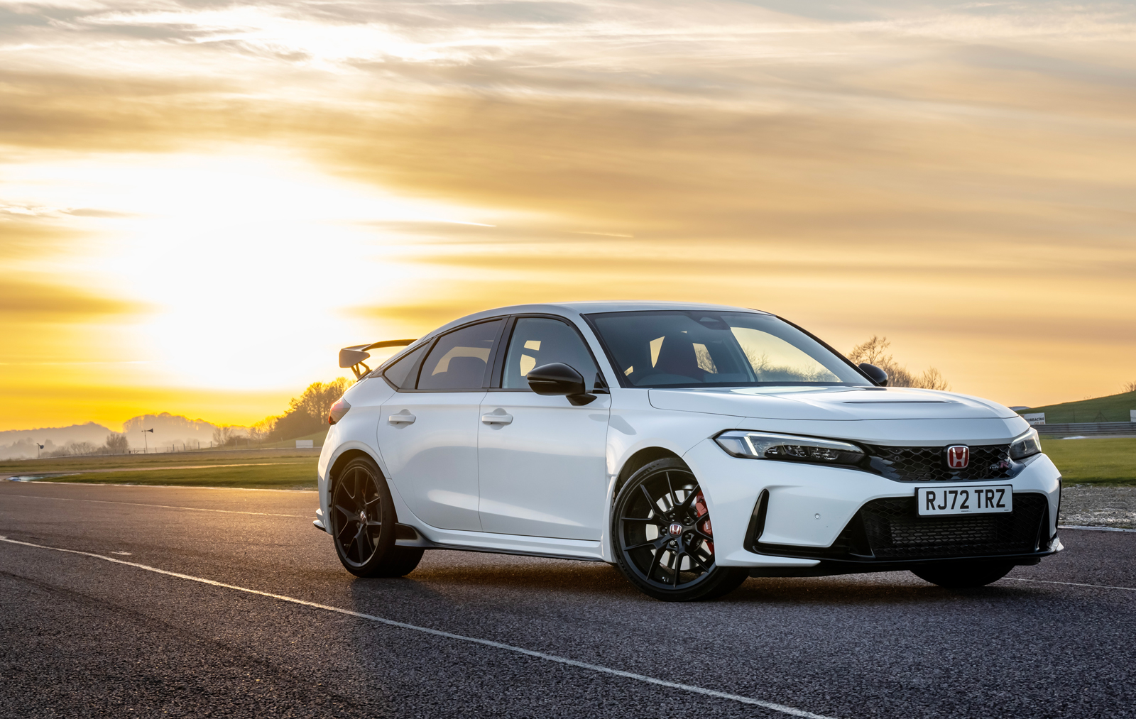 Honda Civic Type R (FL5) car review - cinch