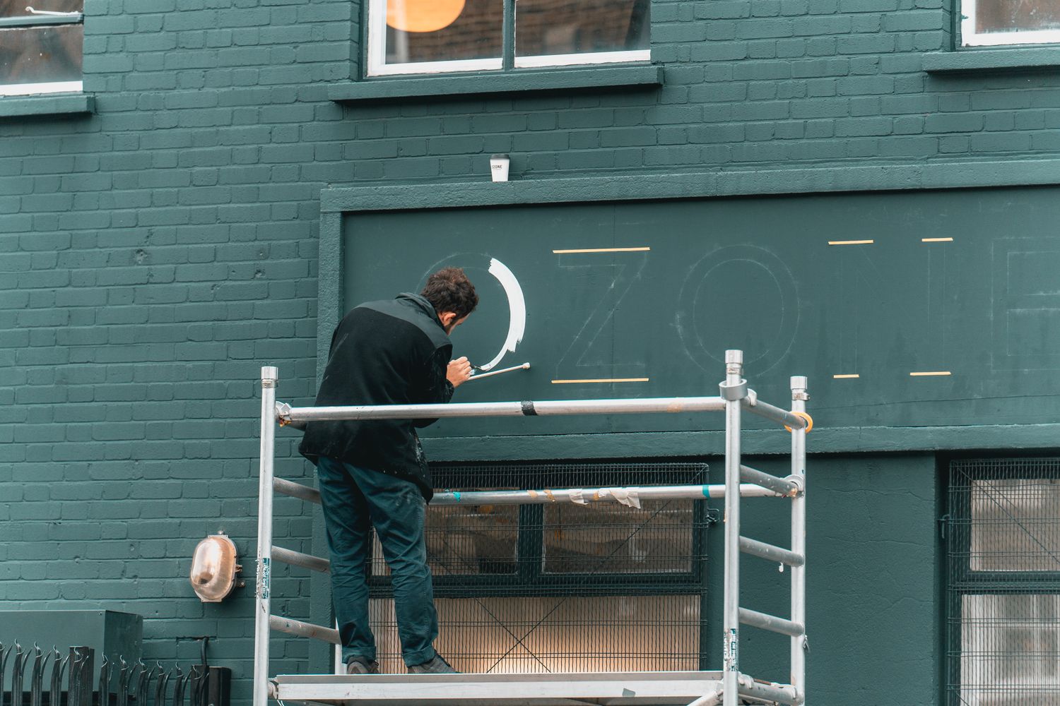 Maximising Office Spaces | A Guide for Effective Signage | Glyphics