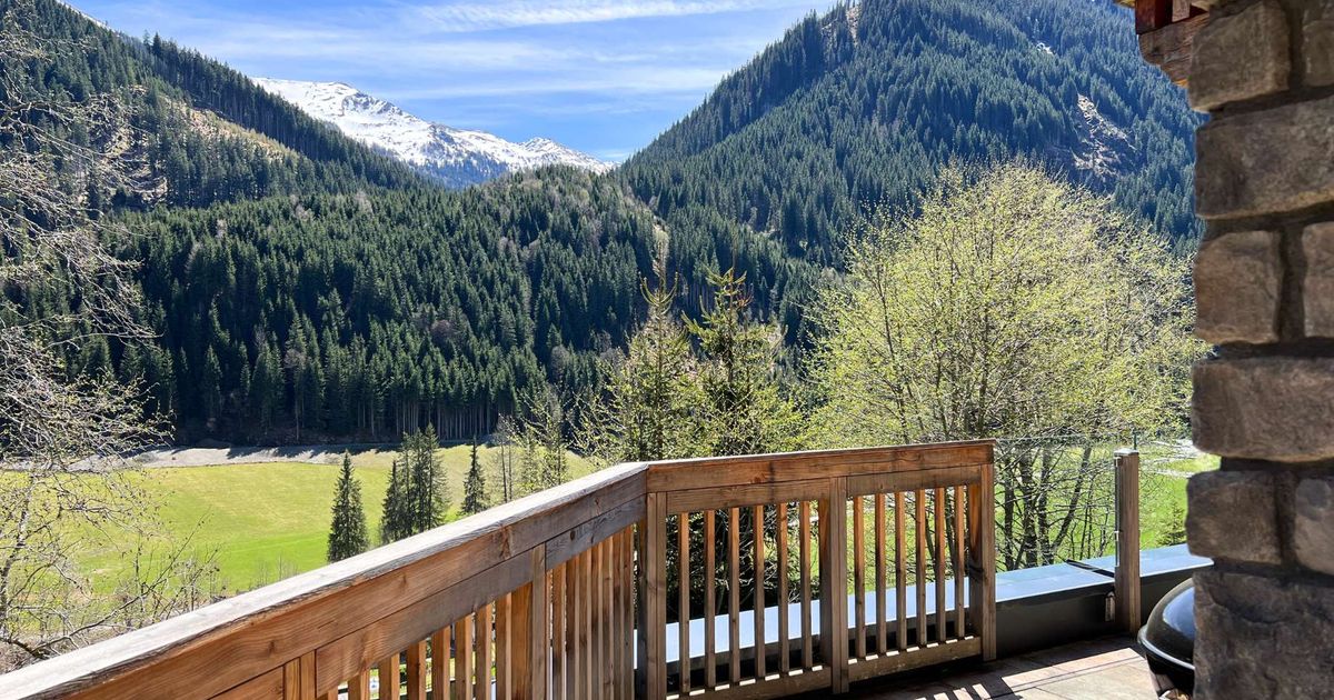 MYNE - Luxurious chalet with panoramic mountain views, garden and sauna ...
