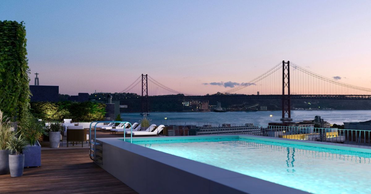 Modern penthouse with roof terrace, infinity pool, in the heart of ...