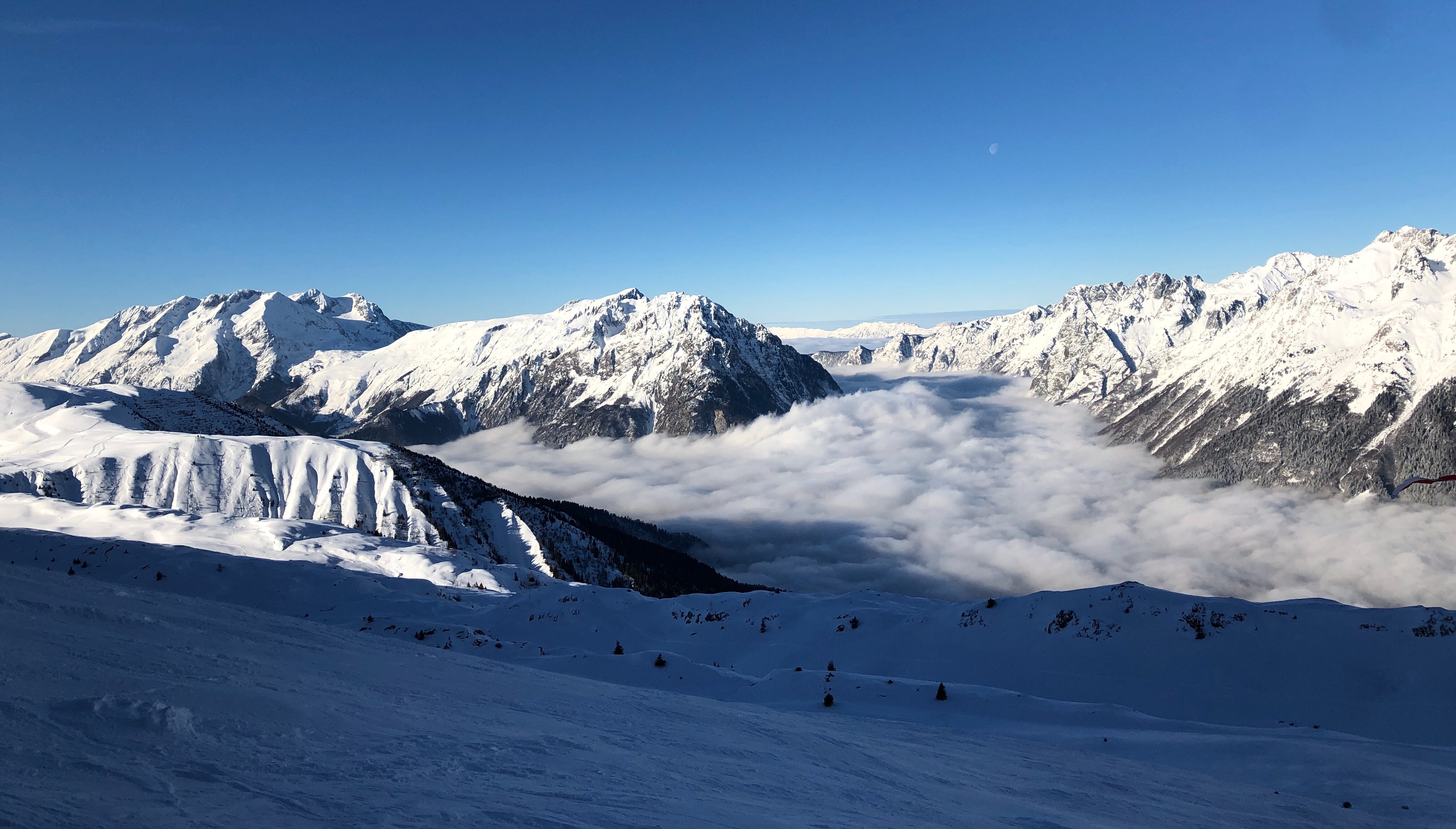 Oz en Oisans Ski Resort & Holidays 2026/2027 | Oz en Oisans France ...