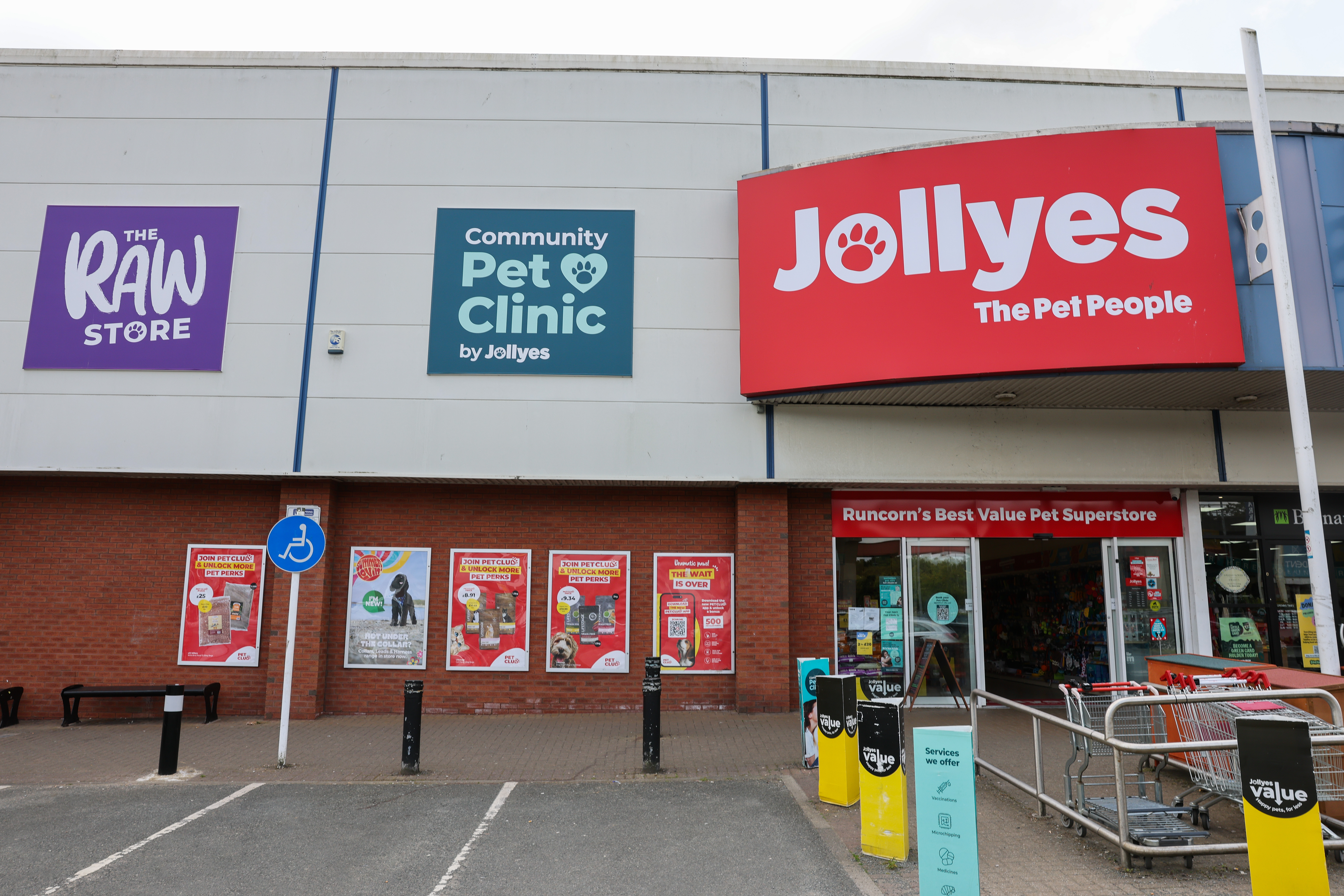 Jollyes Runcorn | Pet Shop & Supply Store in Runcorn