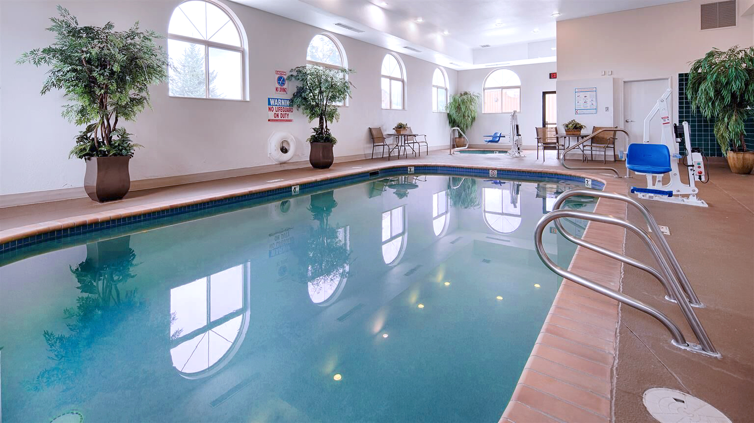 Infinity Swimming Pool · Fantech