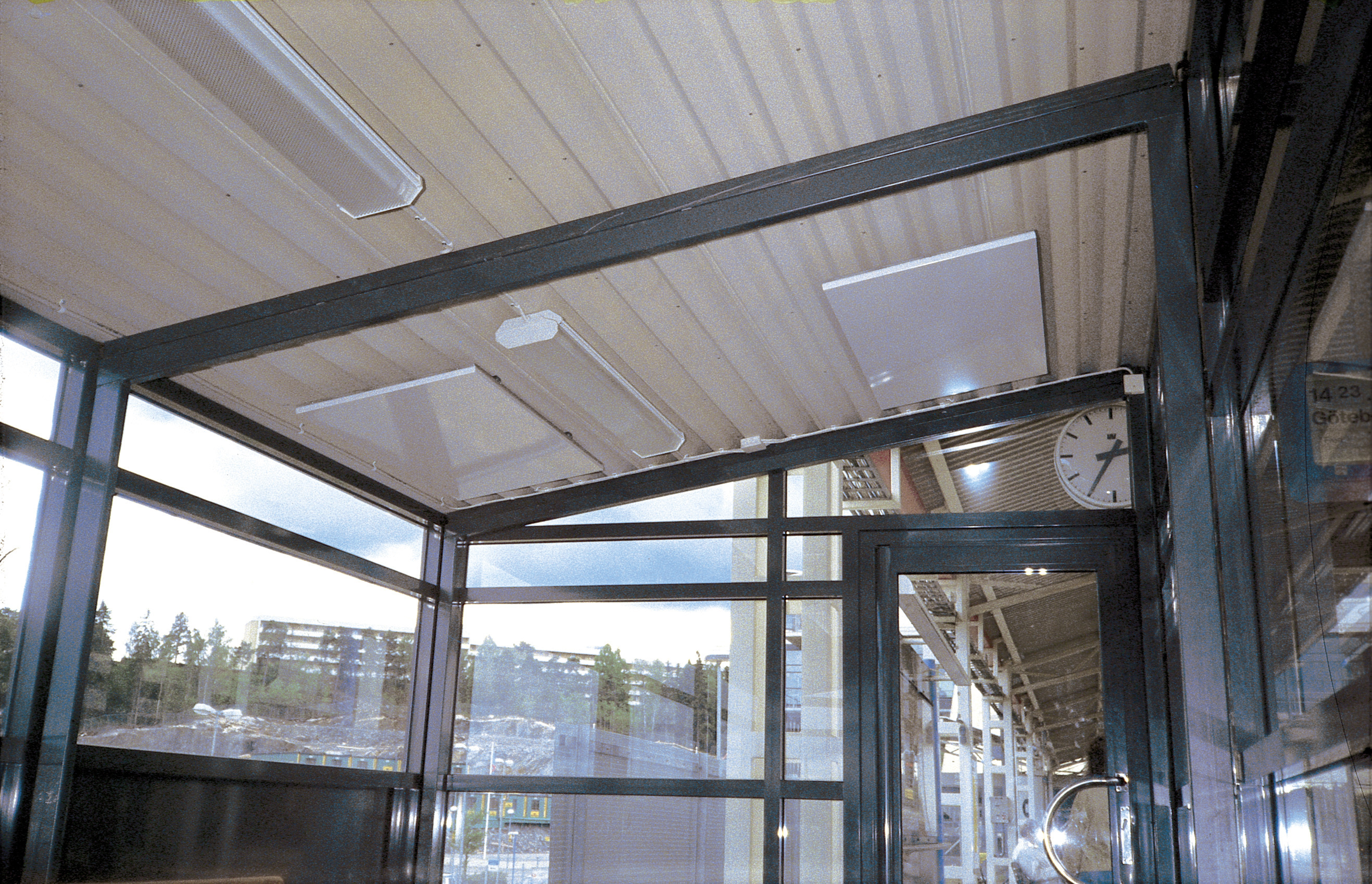 Les cassettes rayonnantes permettent d'attendre le train ...