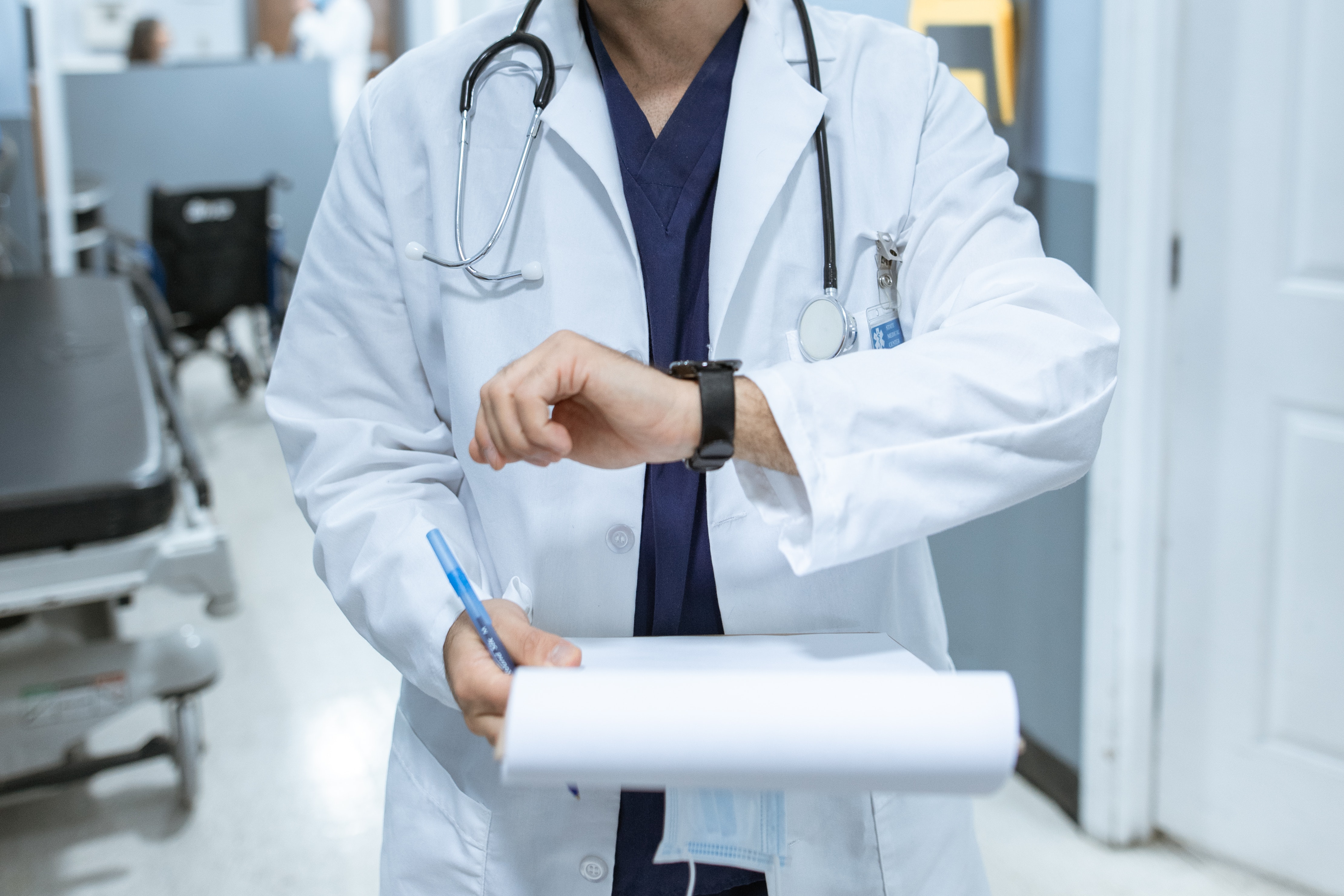 Two strategies to reduce waiting times in the Emergency Department