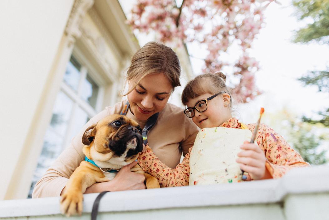 Therapy dogs in schools: what exactly do they do? | ManyPets