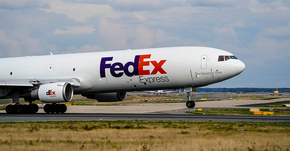 FedEx Faces Challenges as Insider Trading Signals Confidence