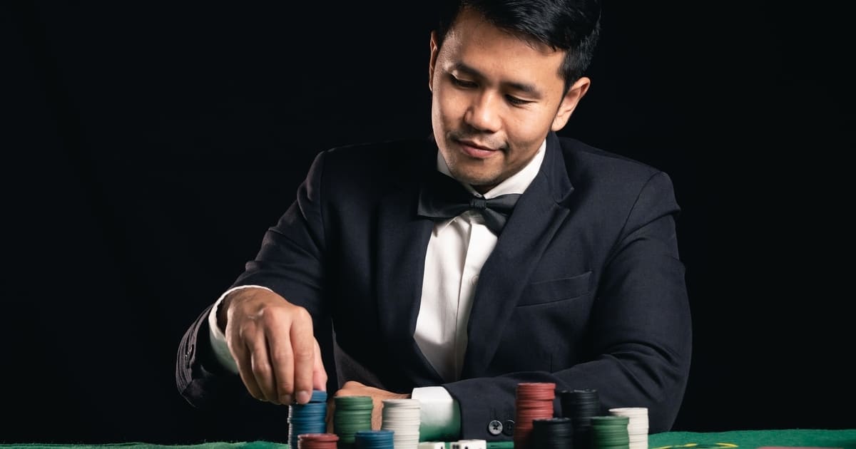 How to Play from the Cutoff Position Effectively in Poker | Natural8