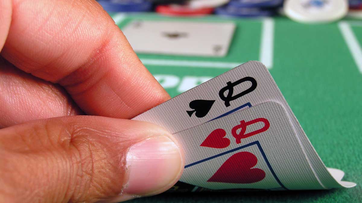 A Comprehensive Guide To Playing Pocket Queens | Natural8