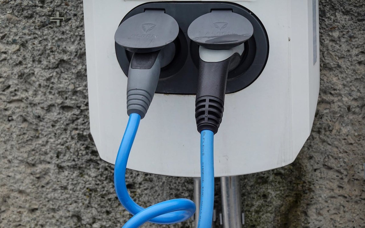 A Comprehensive Guide to EV Charging Stations in Dubai | MOOV by Al-Futtaim