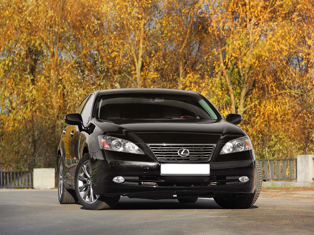 Lexus ES 350 Car Insurance Quotes (2025) | Insurify