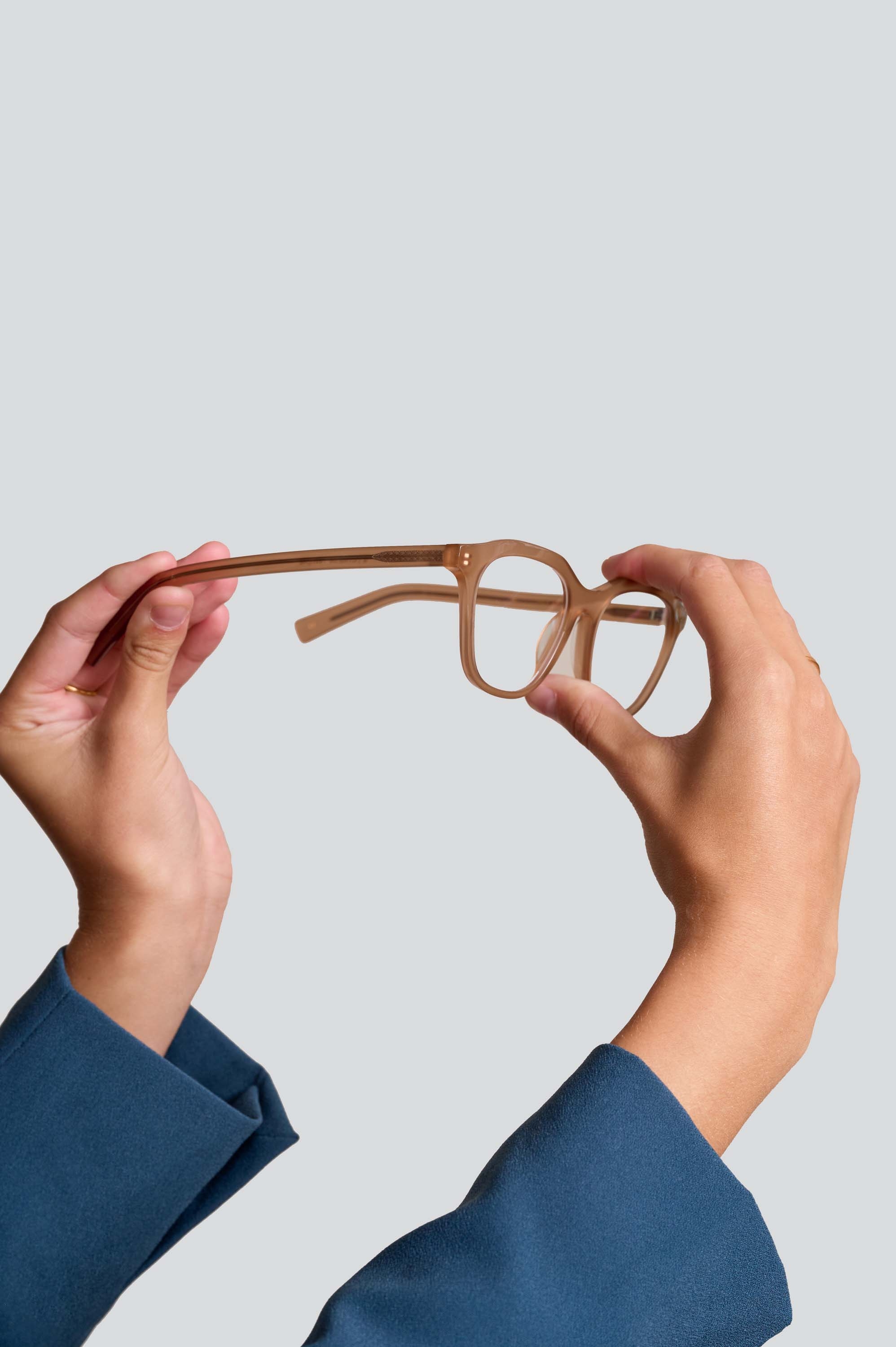 Hoe zorg ik goed voor mijn nieuwe bril? - Charlie Temple