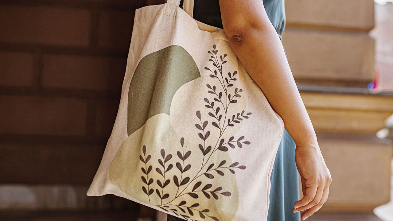 Your Guide To Starting A Tote Bag Business In 2024