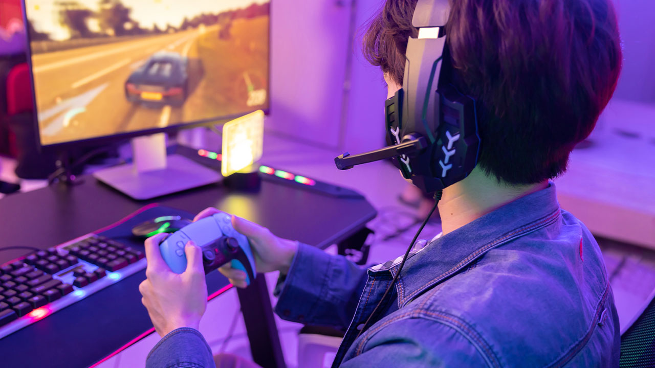 How To Make Money Playing Video Games: 14 Methods