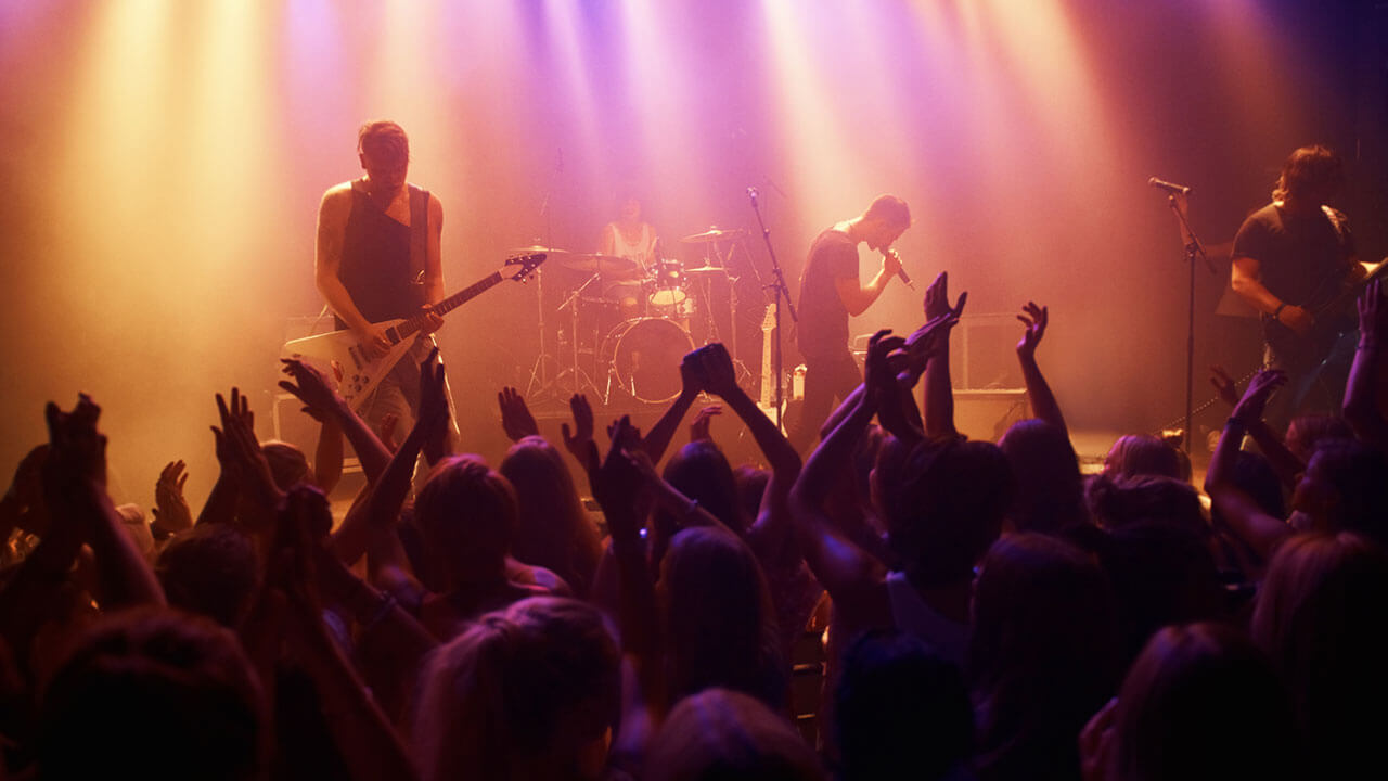How To Make Money As An Independent Artist: 10 Methods