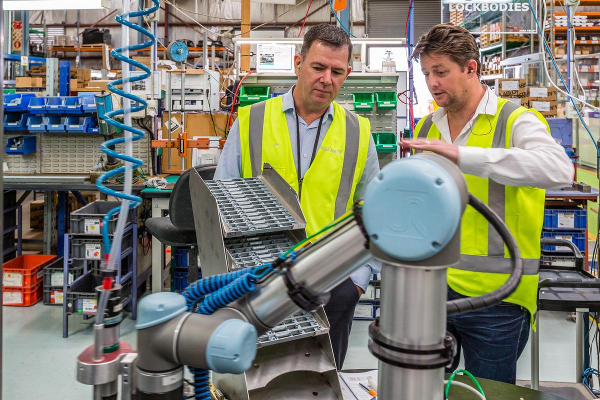 5 Collaborative Robots Myths Debunked - Universal Robots