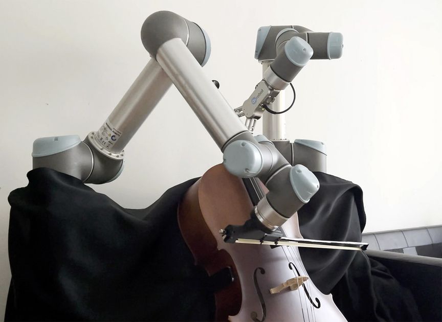Cellist Fredrik Gran optræder med UR’s egne robotter på Robot og ...
