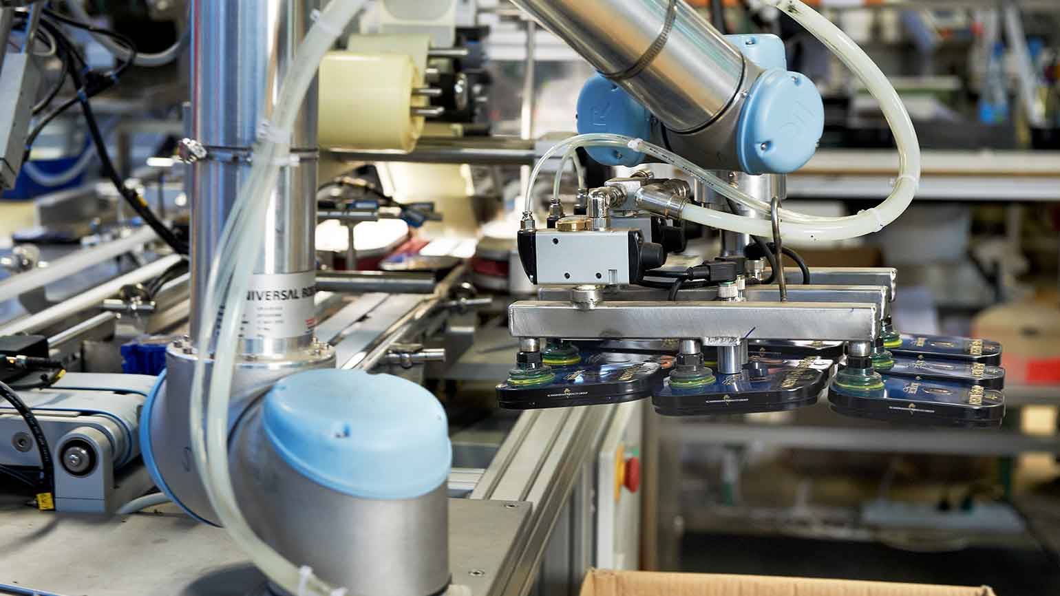 Robotic arm optimises packing process | ROI 330 days