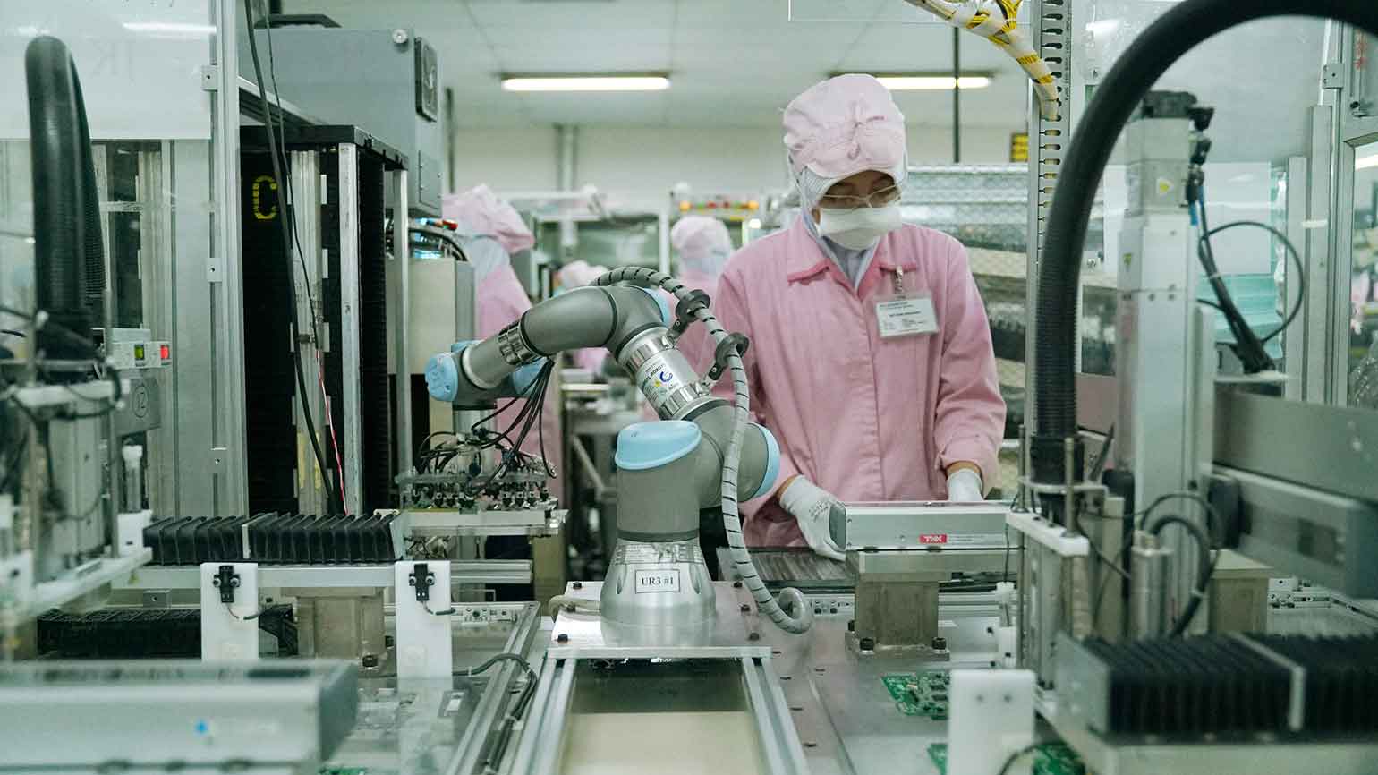 Screw Driving | UR3s PT JVC Electronics | Cobot Case Stories