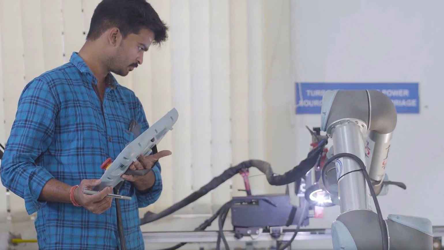 Hands-on classes | UR5 at PSG College | Cobot Case Stories