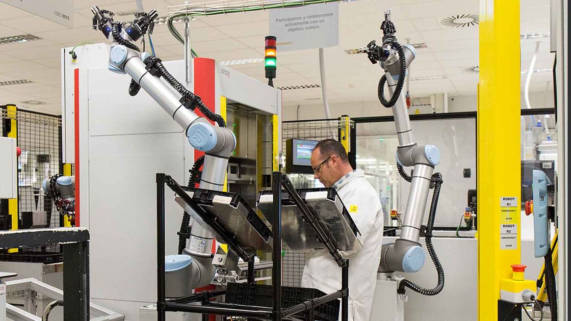 Easy programming | UR10 at Continental | Cobot Case Stories