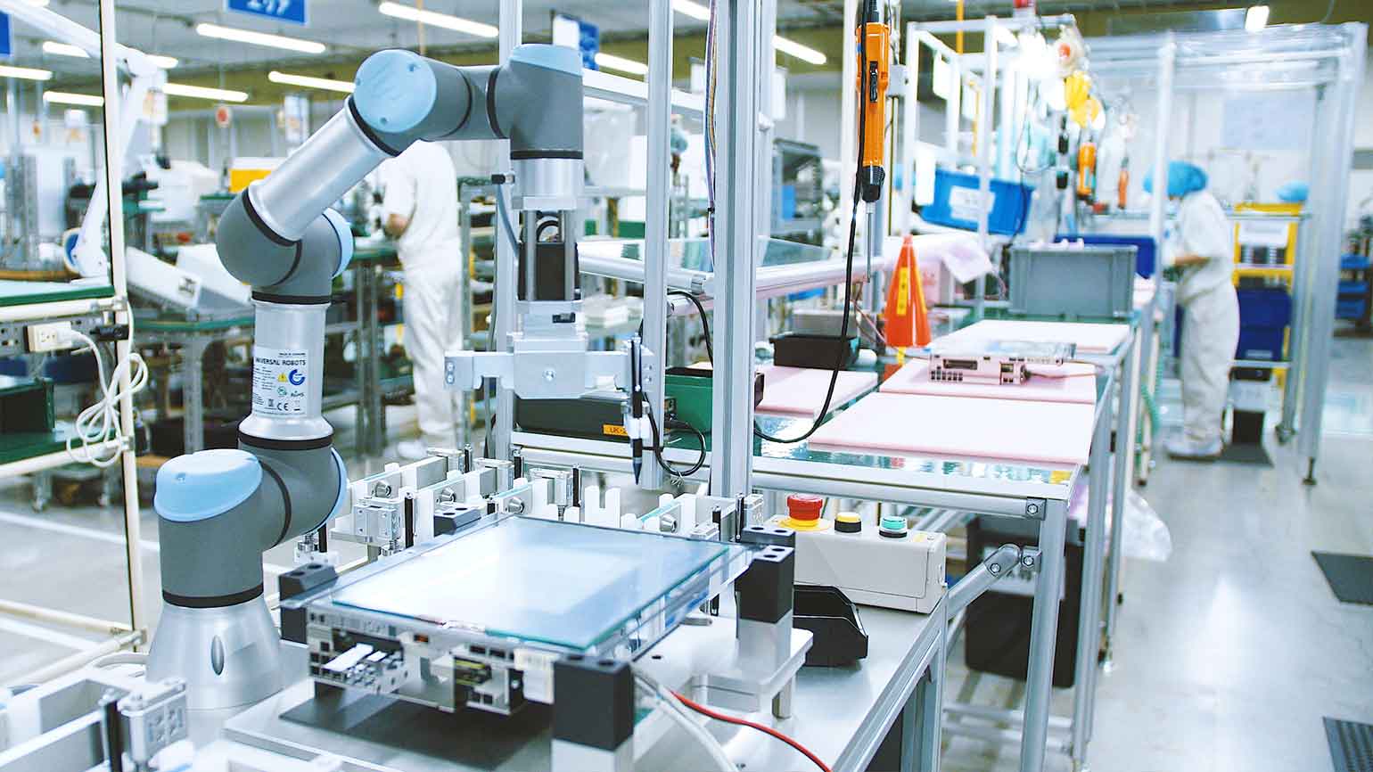 Touch Panel Reaction Test | UR Cobots | Cobot Case Stories