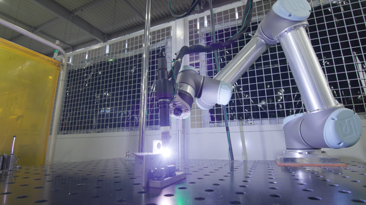 Doing more with less: the driving forces accelerating cobot automation ...